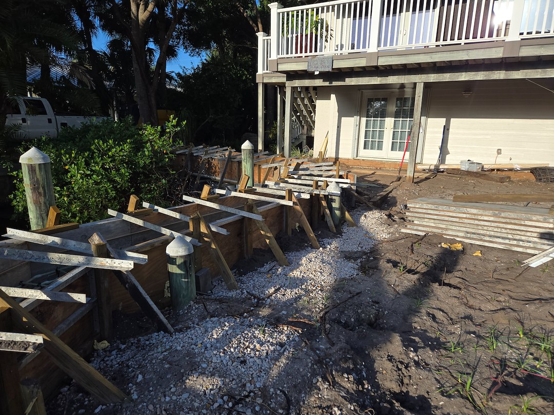 Seawall Construction Project in Sewall’s Point, Florida | Lands End ...